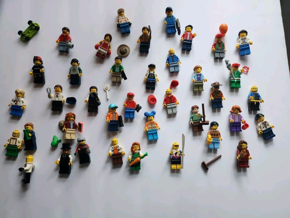 LEGO Minifigures Random Lot x 5 - Assorted City, Town, CMF, w ...