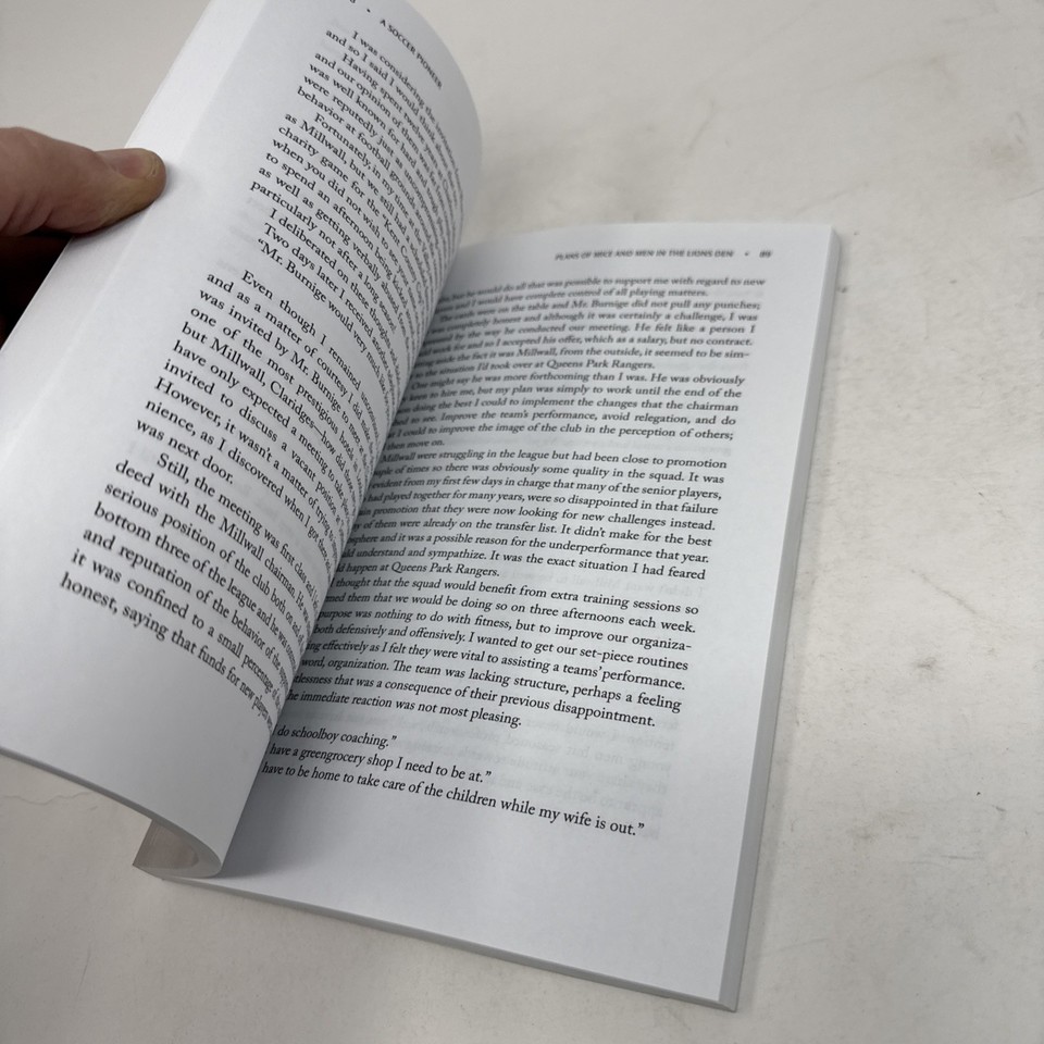 A Soccer Pioneer: The Autobiography of Gordon Jago [Paperback] Gordon ...