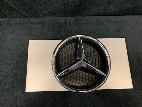 Mercedes-Benz front grille badge & backing A0008171016 & A0008880060 ...