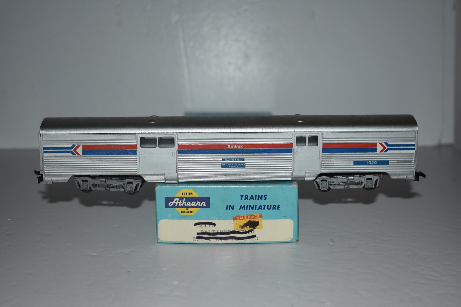 HO Scale Athearn Amtrak Passenger Combine Coach Car 1020 C43136 | eBay