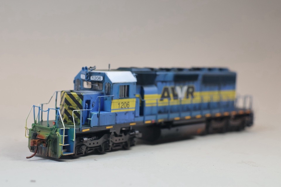 CDH HO Scale Custom Weathered Lot Athearn AWVR Unstoppable SD40 1206 ...