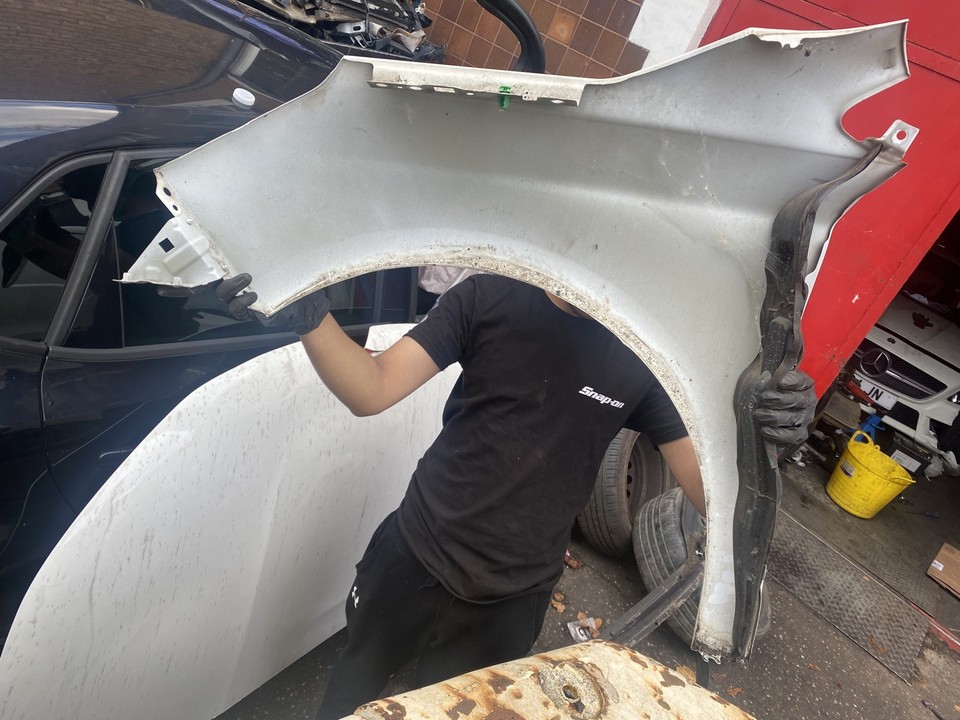 2015 CITROEN C4 Mk2 5 Door Hatchback WhiteO/S Drivers Right Front Wing ...