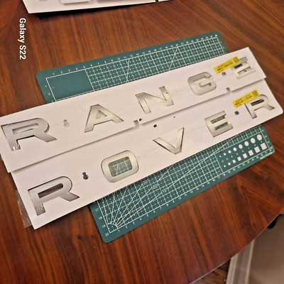 GENUINE LAND ROVER CAR BADGE SCRIPT LOGO KIT ATLAS SILVER L460 RANGE ...