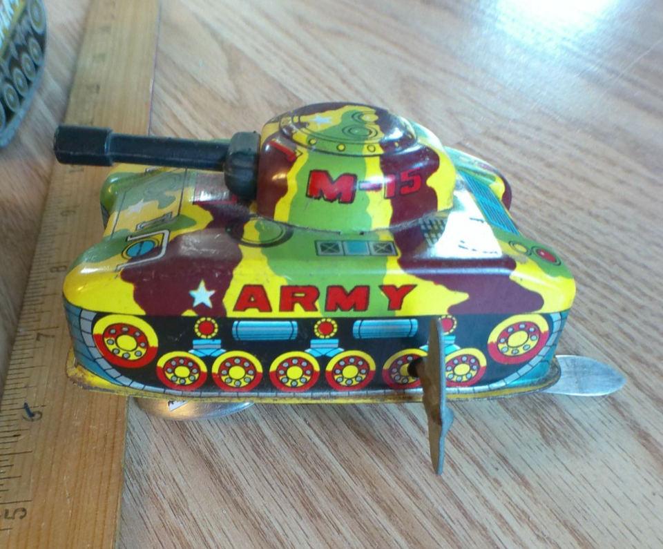 6 VINTAGE TIN TANKS | eBay