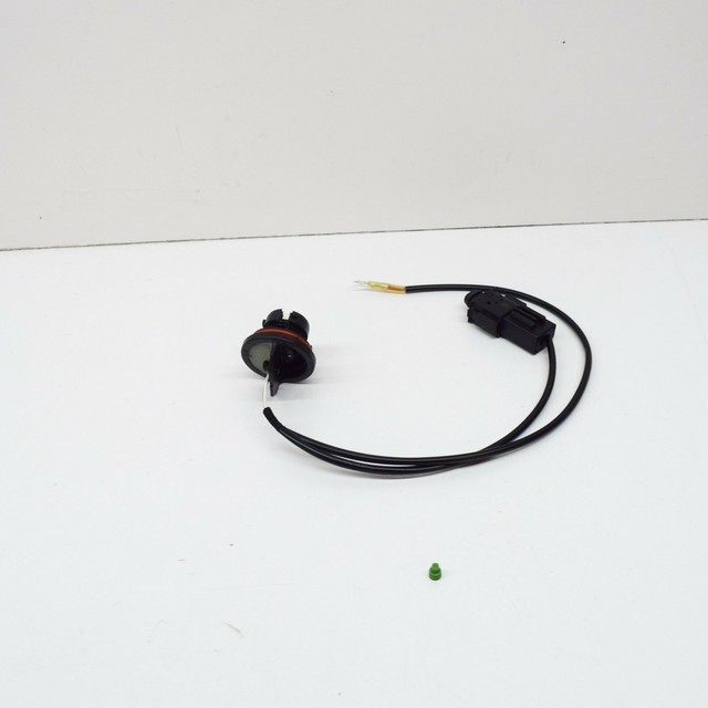 Mercedes-Benz C-class W203 Front Indicator Bulb Holder A2038260182 ...