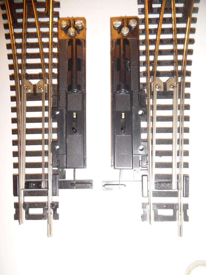 2 Atlas HO Train Track Remote Control Snap Switches LH & RH NICKEL ...