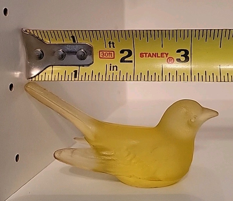 Vtg Uranium Satin Glass Vaseline Bird Yellow Wren Glows Figurine ...