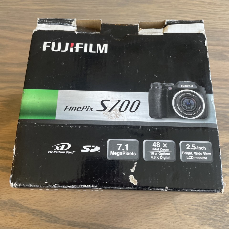 FUJIFILM FinePix S700 Digital Camera | 7.1 MP | 10x Optical Zoom ...