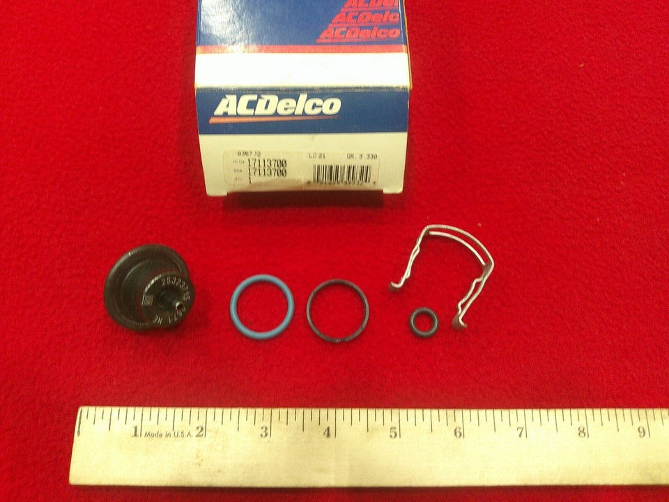 NEW ACDelco GM Fuel Pressure Regulator Kit GM OEM # 17113700 NEW OLD ...