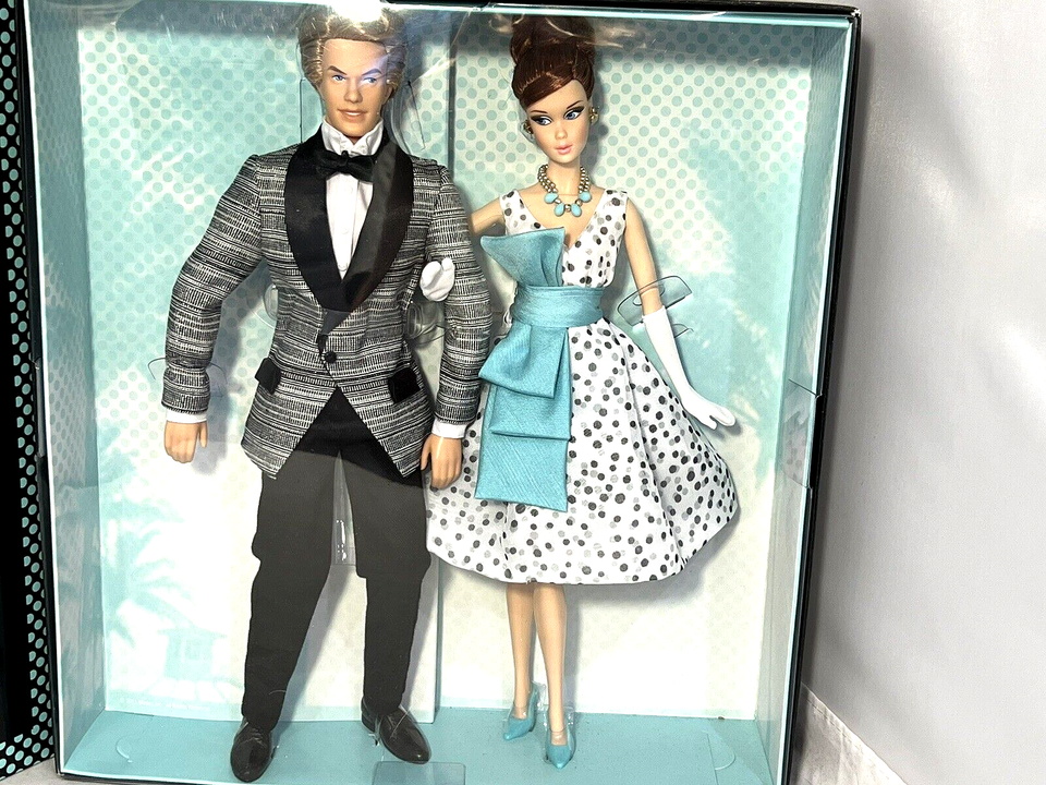 2011 Spring Break Barbie and Ken Convention Dolls & Exclusive Barbie ...