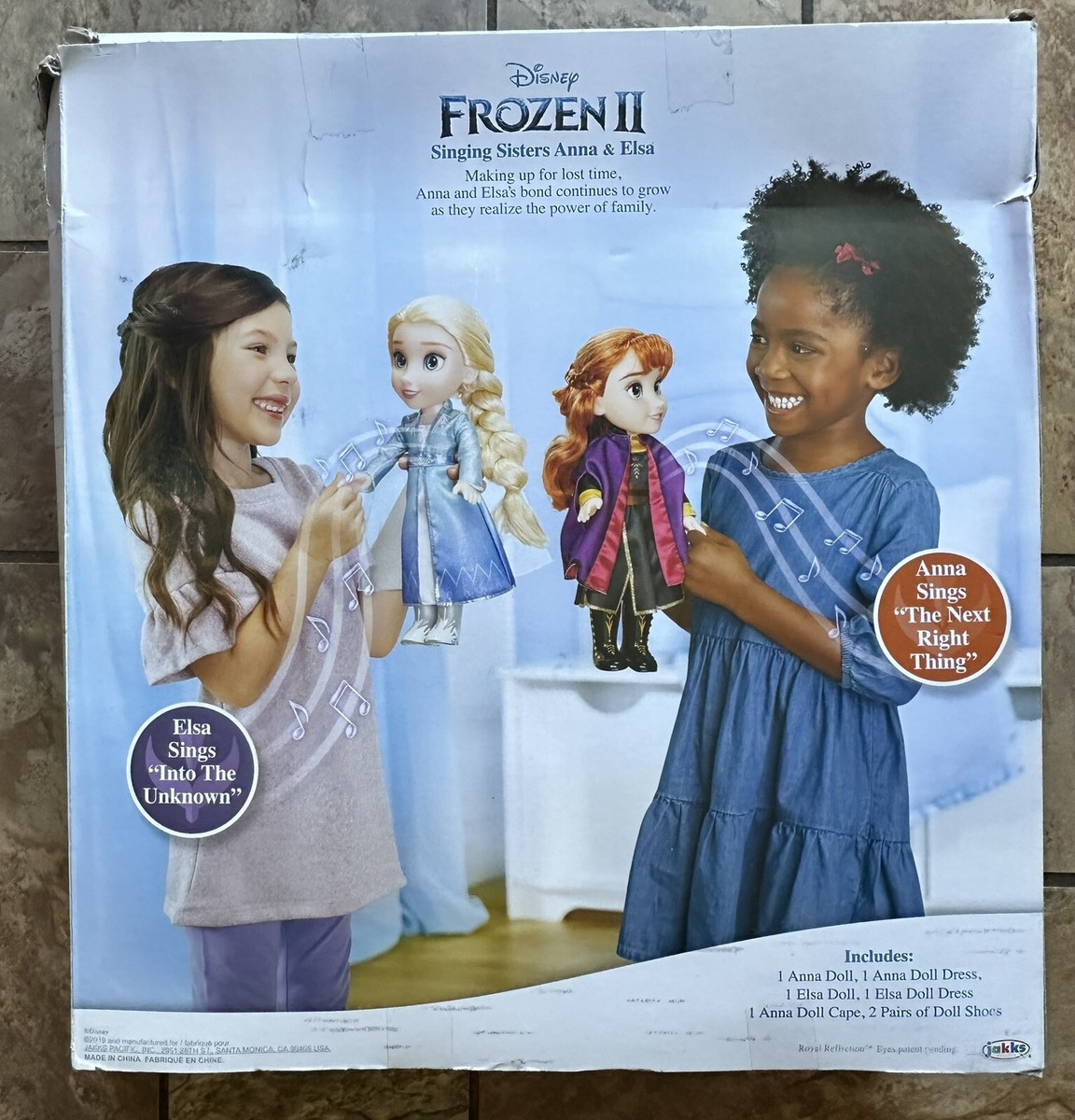Singing Anna And Elsa Dolls