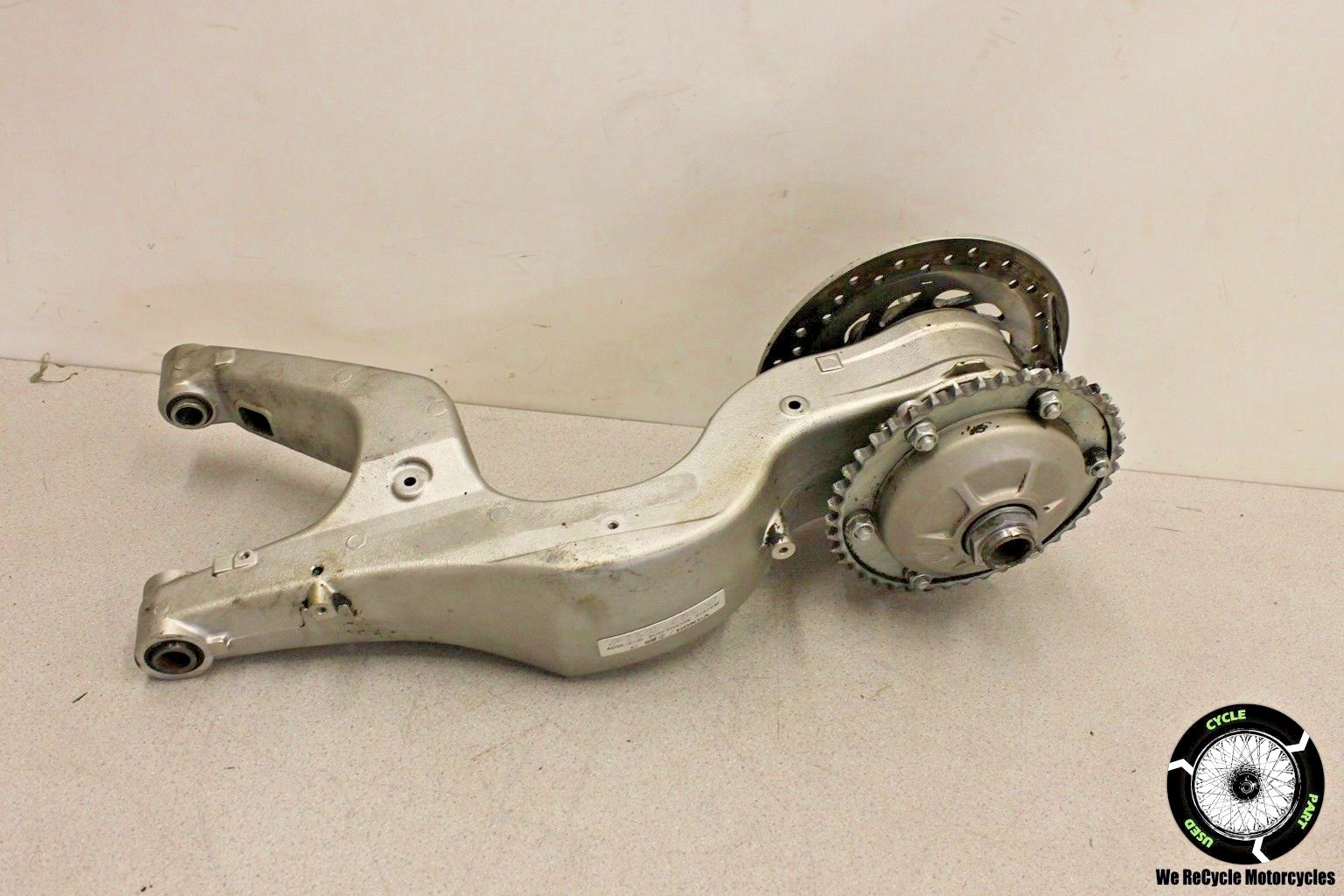 2007 HONDA VFR 800 REAR SWING ARM HUB W/ SPROCKET BRAKE ROTOR DISC ...