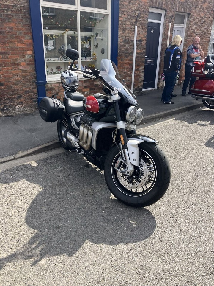 Triumph Rocket 3 GT (2019-2025) 56cm Tall Touring Flip Up WINDSHIELD ...