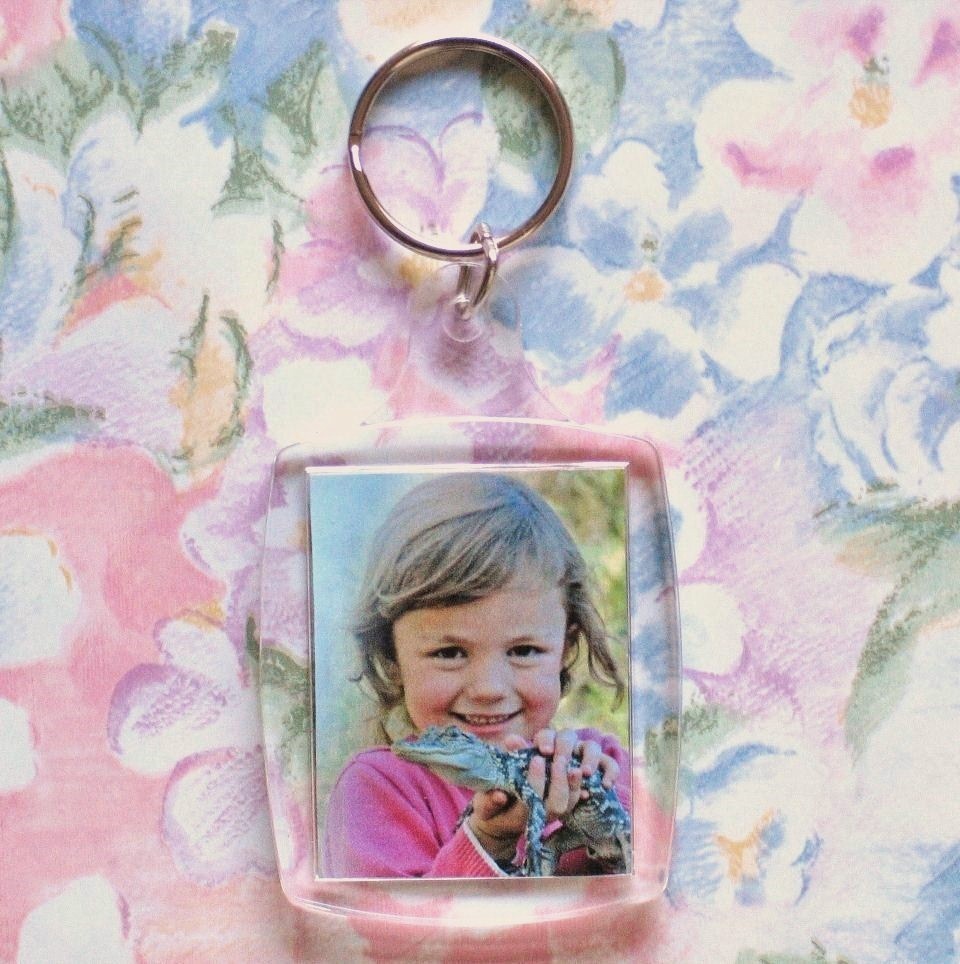 20x Blank Acrylic Keyrings 57x46mm Frame & 45x35mm Photo key ring ...