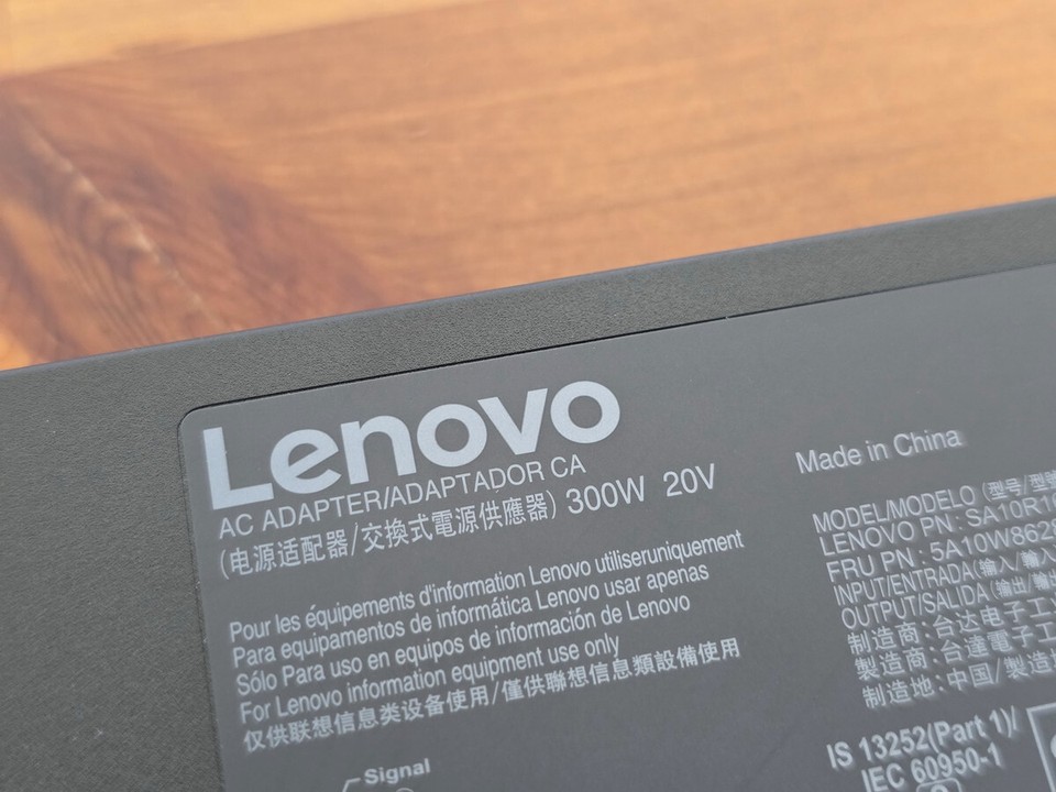 Lenovo ThinkPad Thunderbolt 4 Docking Station 300W 40B00300US ...