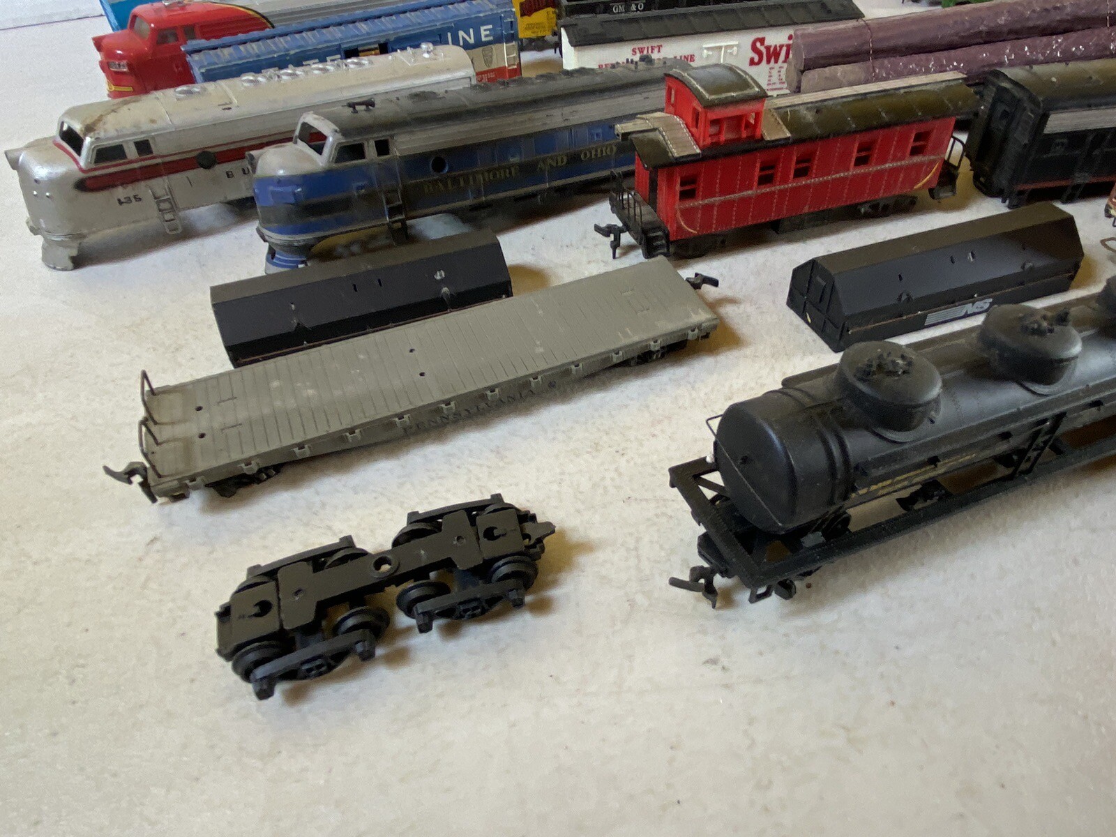 Vintage HO Gauge Model Train Cars Railroad Parts Lot customs shells ...