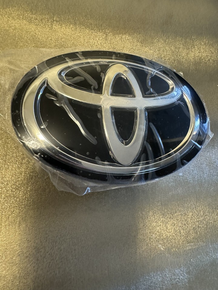 2020-2022 Toyota Highlander Front Grille Emblem Logo Radar Original ...