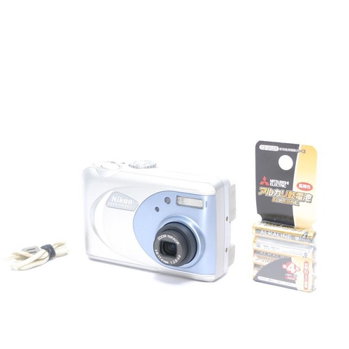 Old Digital Camera Nikon Coolpix 2000 Silver Blue | eBay