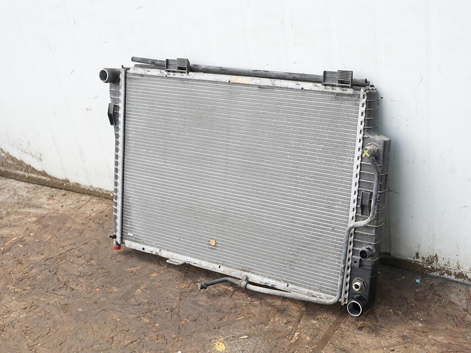 1997 - 2004 Mercedes Benz Slk Class R170 Radiator Coolant Cooling Water ...