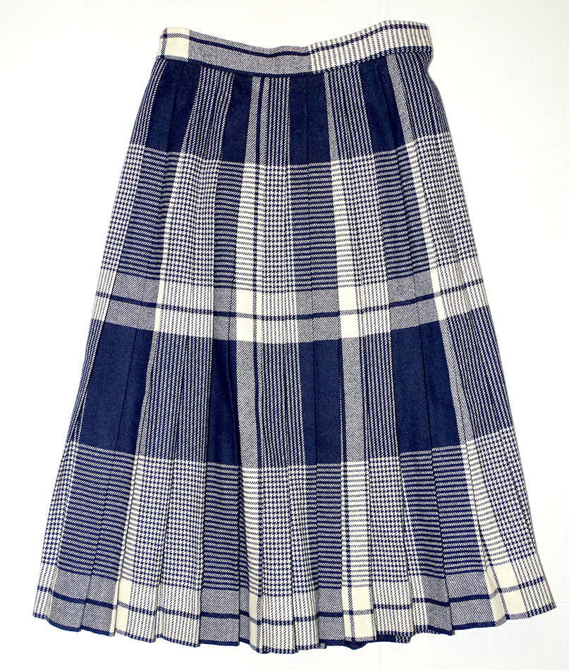 STUNNING! Vintage EVAN PICCONE Navy Blue Plaid PLEATE… - Gem