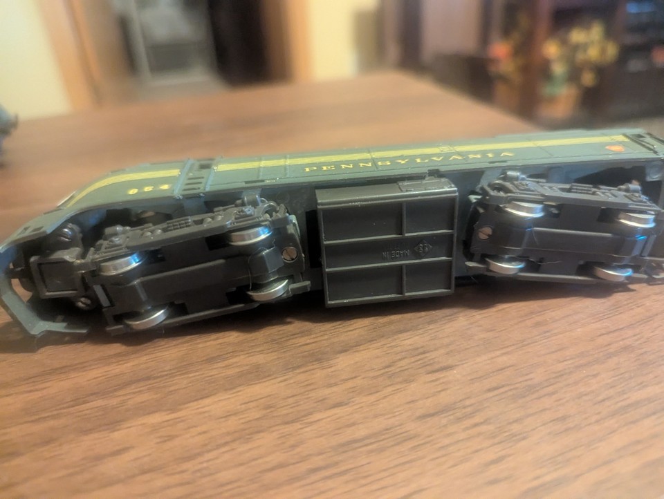 HO Scale Pennsylvania Railroad ROCO Engine And 2 Dummy Engines | eBay