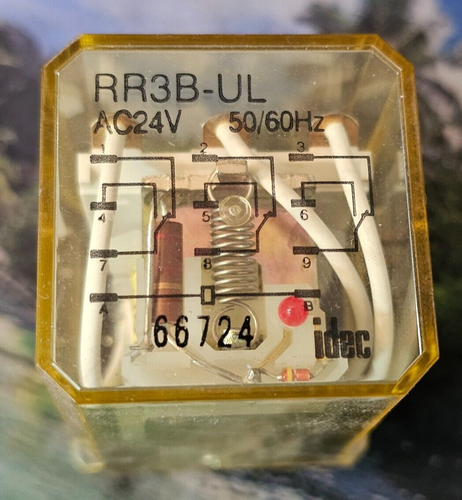 Idec RR3B-UL AC24V Relay 24VAC Coil 7.5-10Amp NEW OLD STOCK - FREE ...