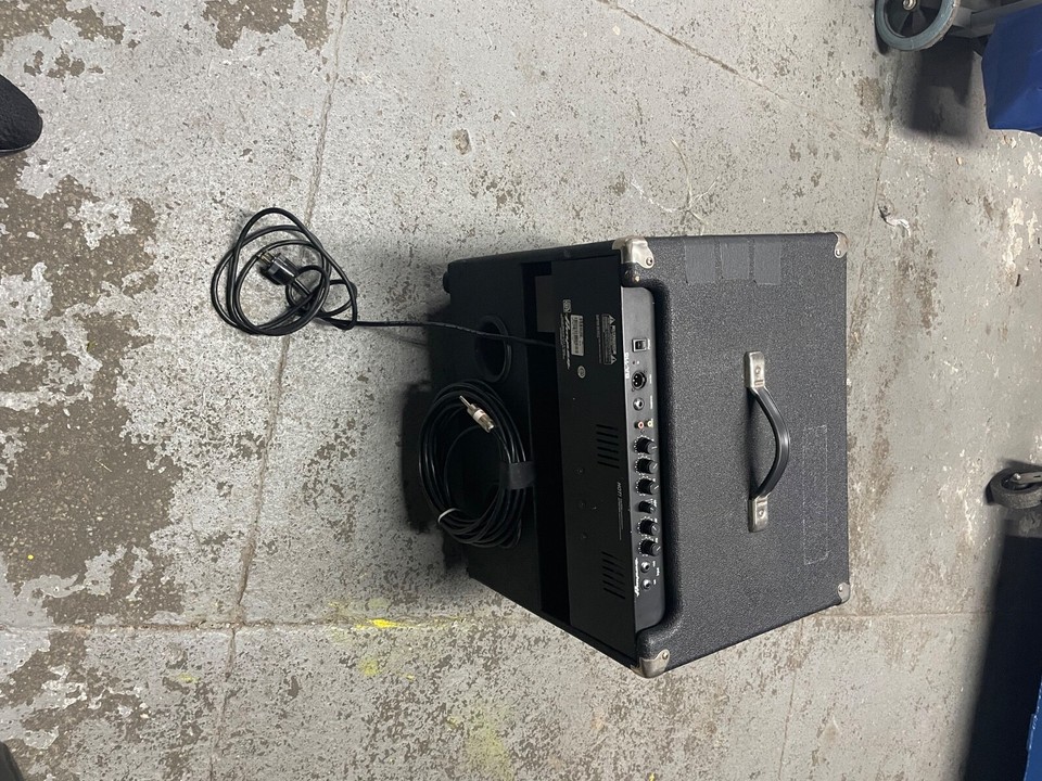 Ampeg BA-115 150W Bass Combo 150 watt Guitar Amp used in great ...