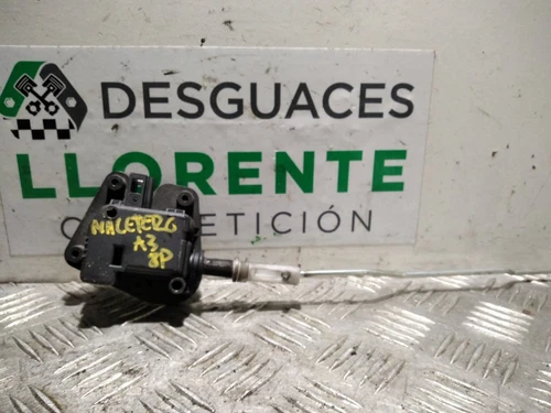 8E9827833 Motore Chiusura Centralizzata Bagagliaio per AUDI A3 (8P1 ...