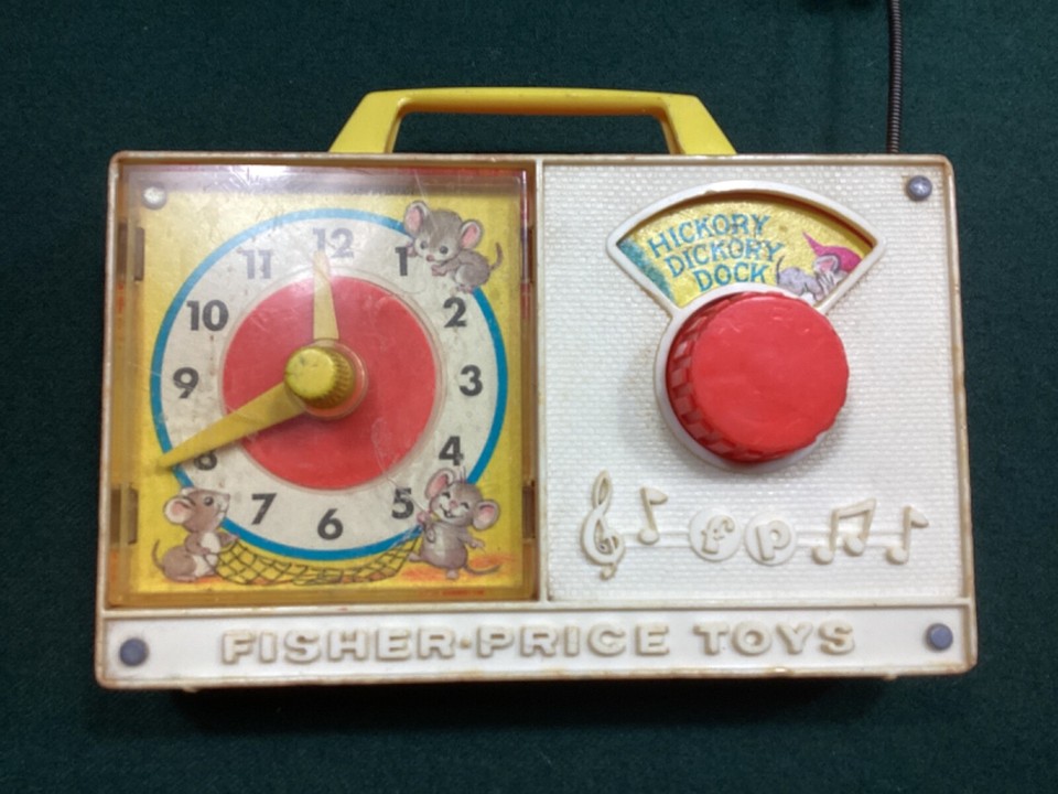 Vintage Fisher Price Music Box Clock Radio Wind Up Hickory Dickory Dock ...