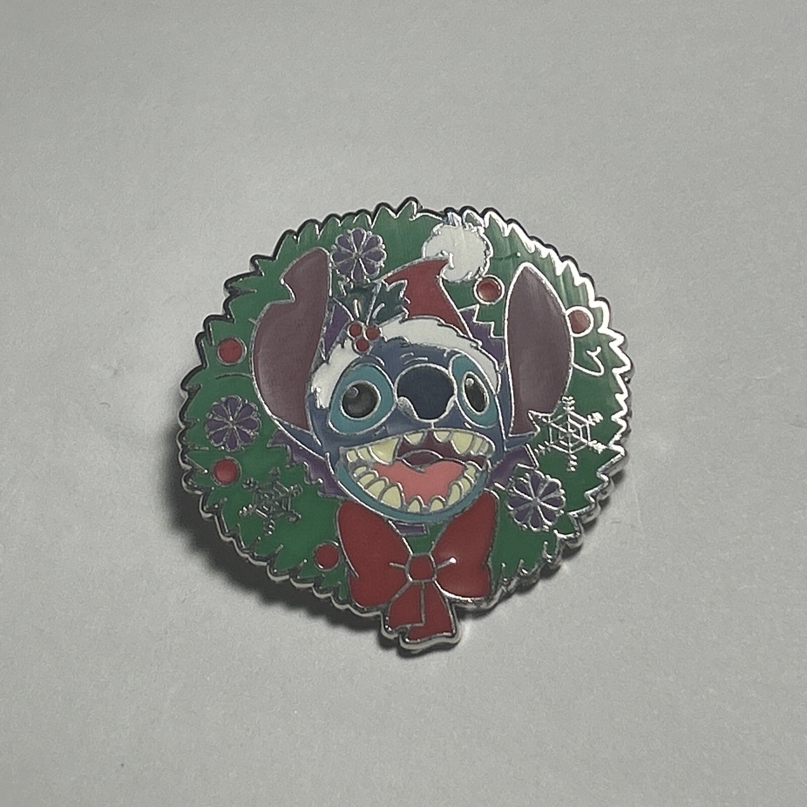 Disney Pin Stitch Le 200 Mystery Tin Christmas Holiday Wreath 2008 | eBay