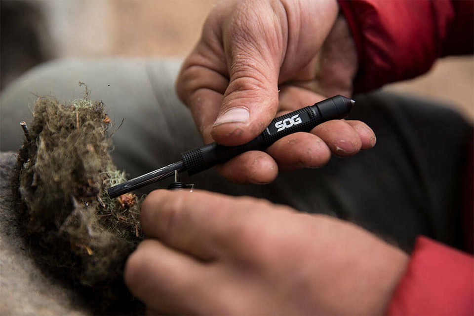 SOG Multi-Tool Flint Striker, Glass Breaker, Whistle Ferro Rod Steel ...