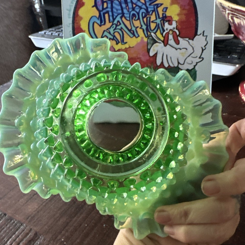 50s Old Fenton Green Opalescent Glass Antique Lime Uranium Super Glow ...