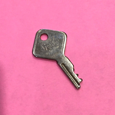 KEY for Singer Featherweight 221k green/white case (see details) | eBay