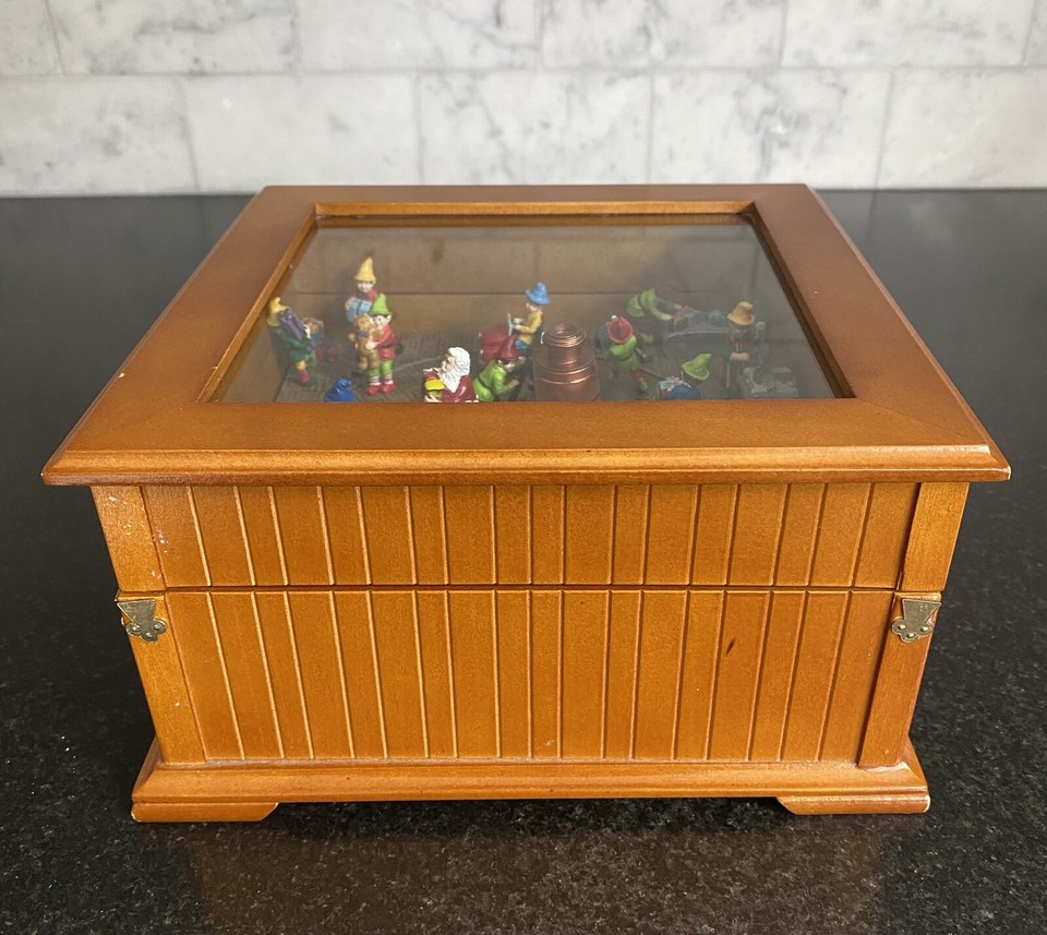 Mr. Christmas Deluxe Animated Music Box Santa's Workshop Wood Look | eBay
