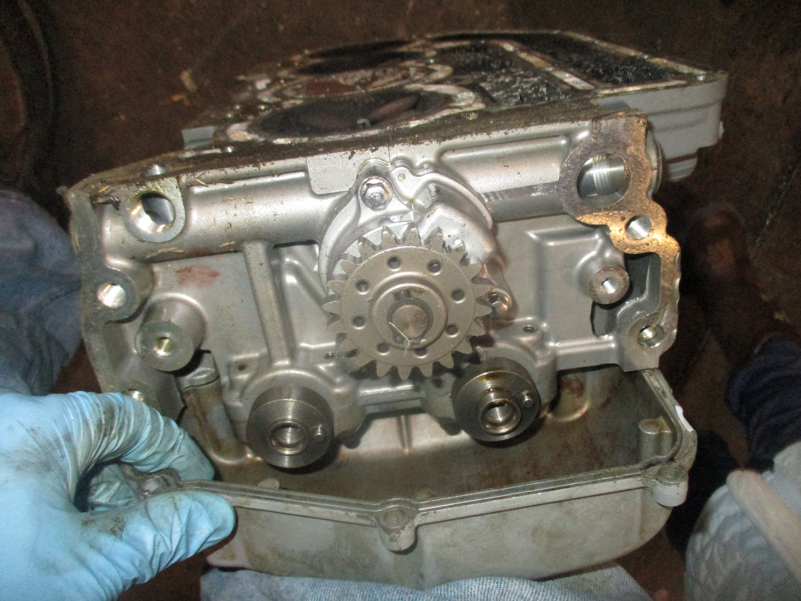 Suzuki DF140 outboard cylinder head (11100-90J01) PARTS ONLY | eBay