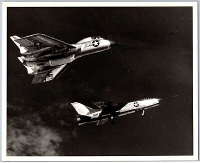 Photo b&w Vought Crusader FU8-1 flight contrasts with predecessor ...