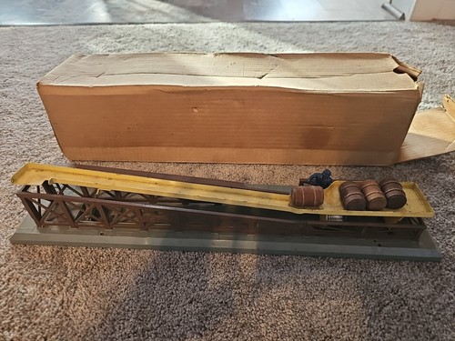 Vintage Lionel No. 362 Operating Barrel Loader for O Guage with ...