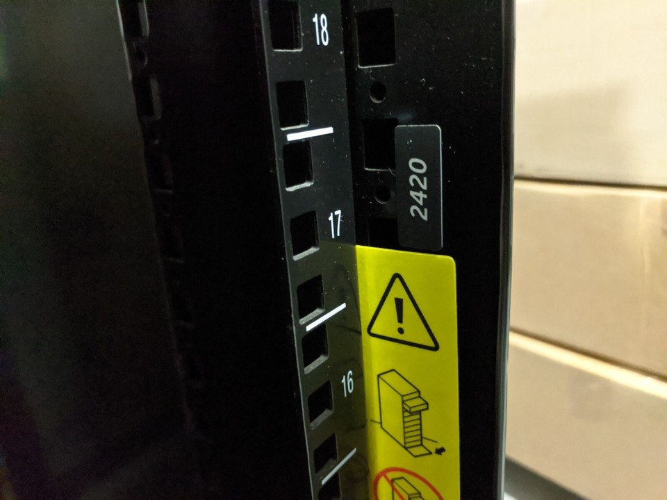 Dell 24U PowerEdge 2420 Server Rack Network Enclosure Cabinet Deep w ...