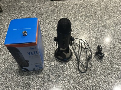 Blue Yeti Professional Multi-Pattern USB Condenser Mic Black (Read ...