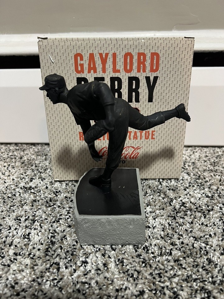 Gaylord Perry Replica Statue San Francisco Giants SGA Hall Of Fame New ...