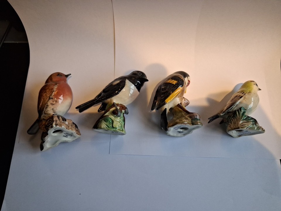 Beswick Birds Including Robin 980, Stonechat 2274,Goldfinch 2273 ...