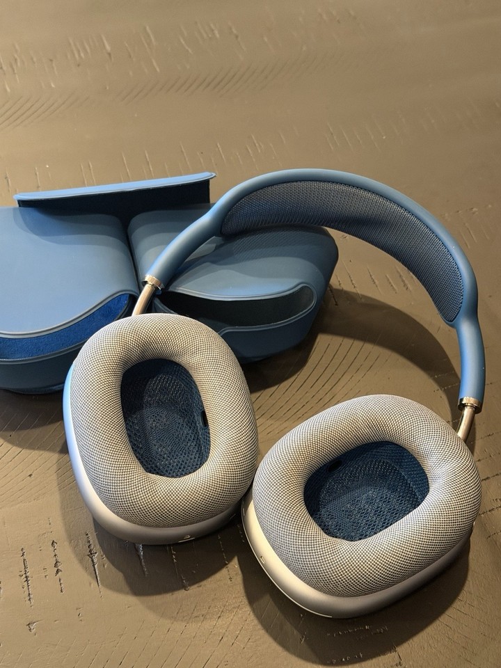 Apple AirPods Pro Max Sky Blue Headphones 1st Gen With Lightening Port ...