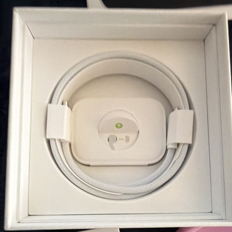 Apple AirPods Pro (2nd Gen) Wireless Earbuds MagSafe USB-C Charging ...