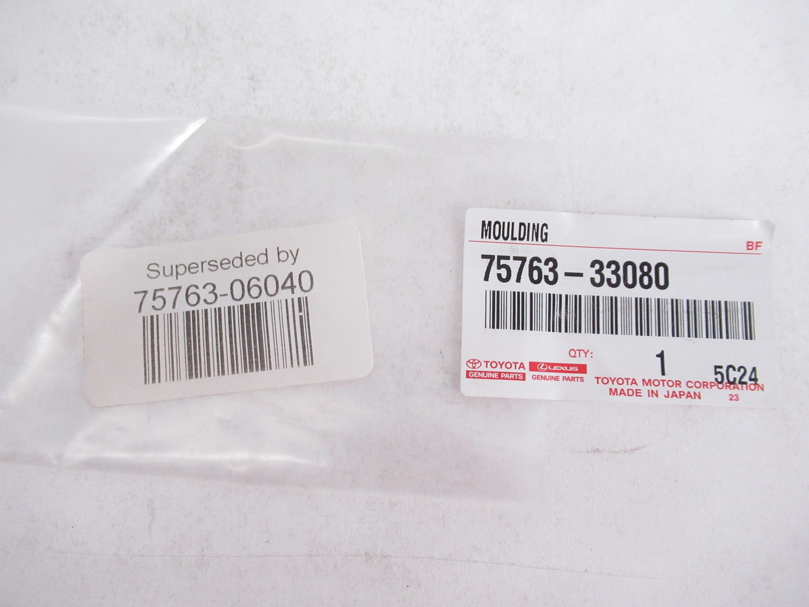 Genuine OEM Toyota 75763-06040 Passenger Rear Door Upper Molding 2007 ...