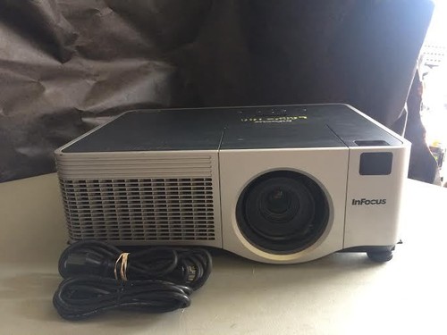 INFOCUS IN5102 LCD PROJECTOR, 4000 LUMENS, ONLY 1,271 HOURS!! WORKS ...