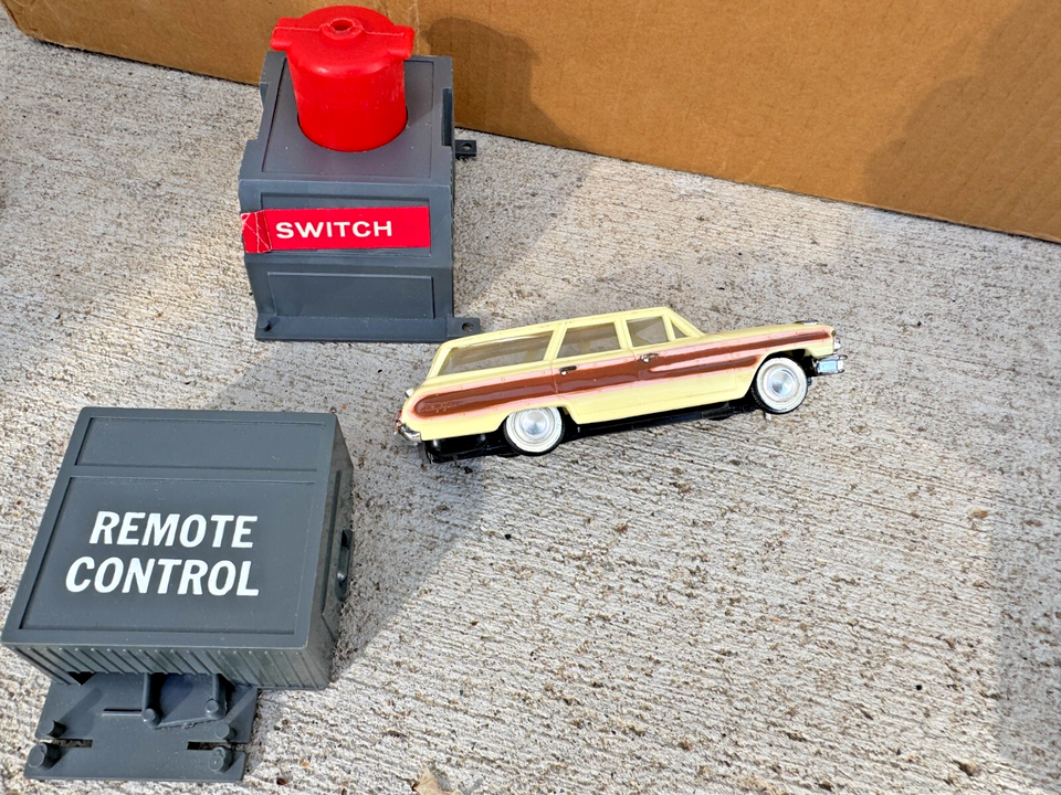 1967 MOTORIFIC TORNADO RACERIFIC Slot Racetrack Ideal Toys 4 Race Cars ...