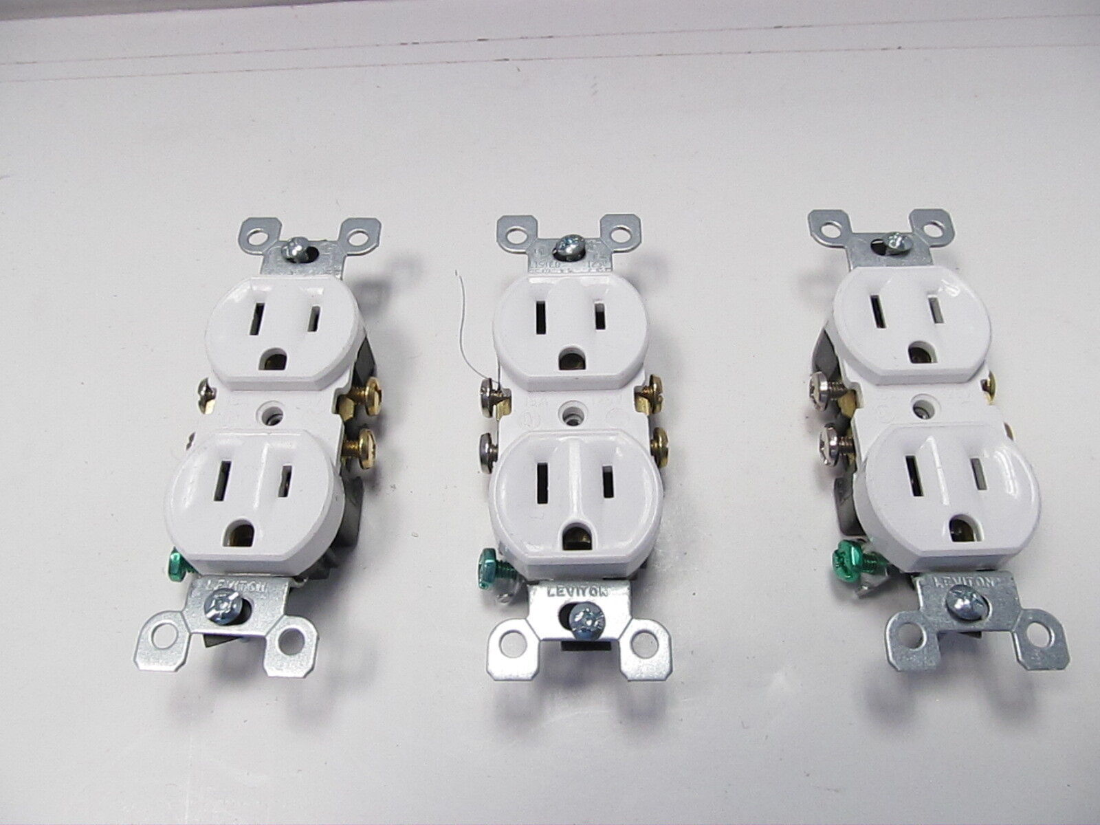 LOT OF 3 Leviton 2-Pole 3-Wire Grounding Duplex Receptacle White Nema 5 ...
