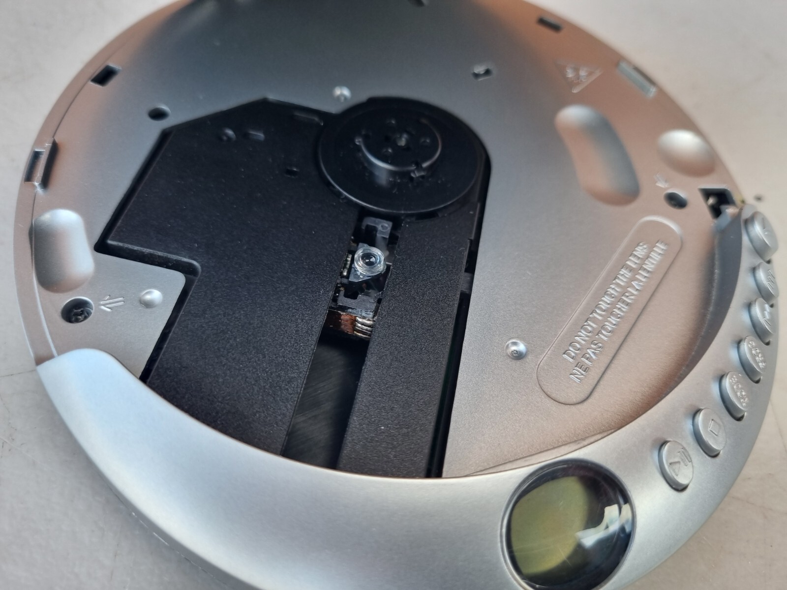 Bush PCD-220B Portable CD Player. Bush Jog Proof PCD-220B Portable CD ...