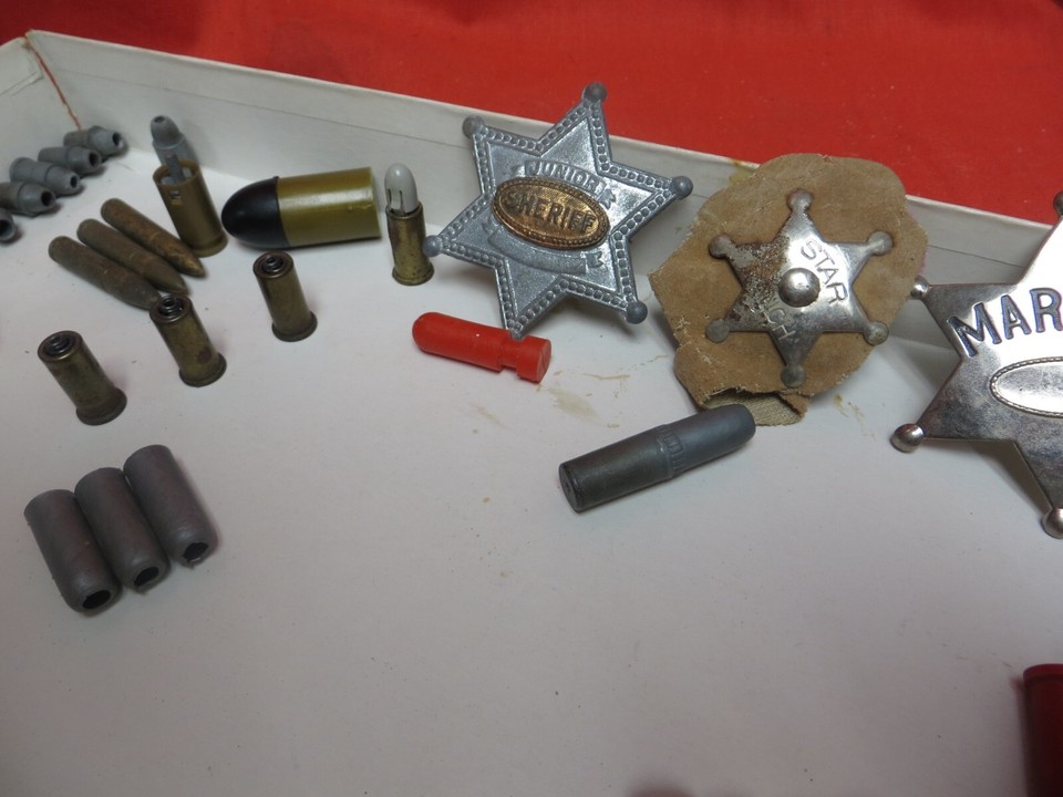 VINTAGE LOT OF MISCELLANEOUS CAP GUN BULLETS/PIECES: HUBLEY MATTEL, 007 ...