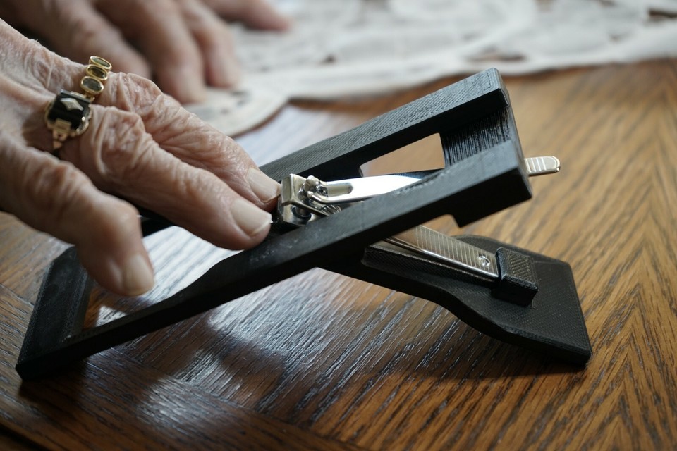 One-Handed Nail Clipper Aid Assistive Device ADL Geriatric & Disabled ...